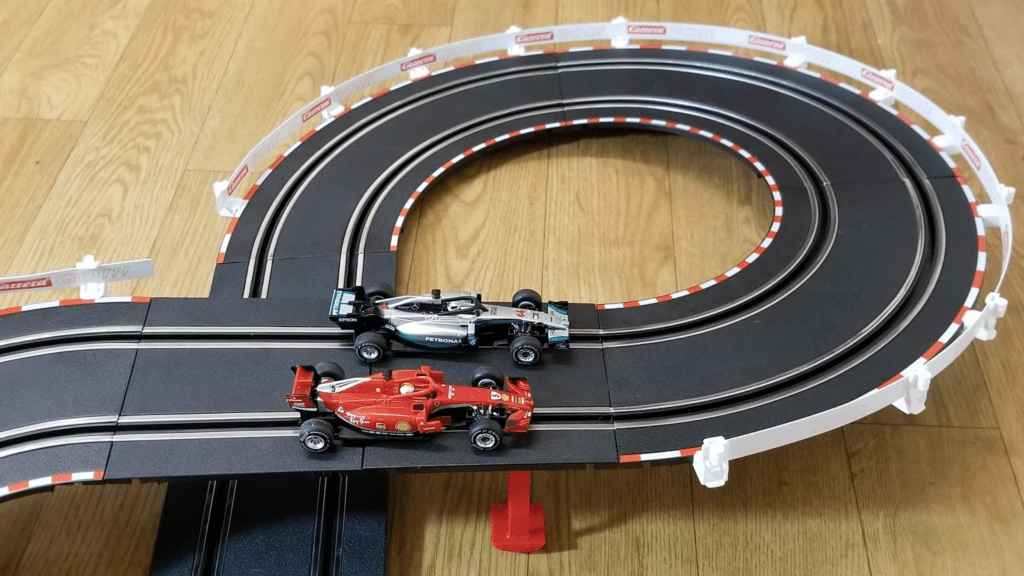 What Are the Mechanics of Slot Car Racing? - MiniRacing Events